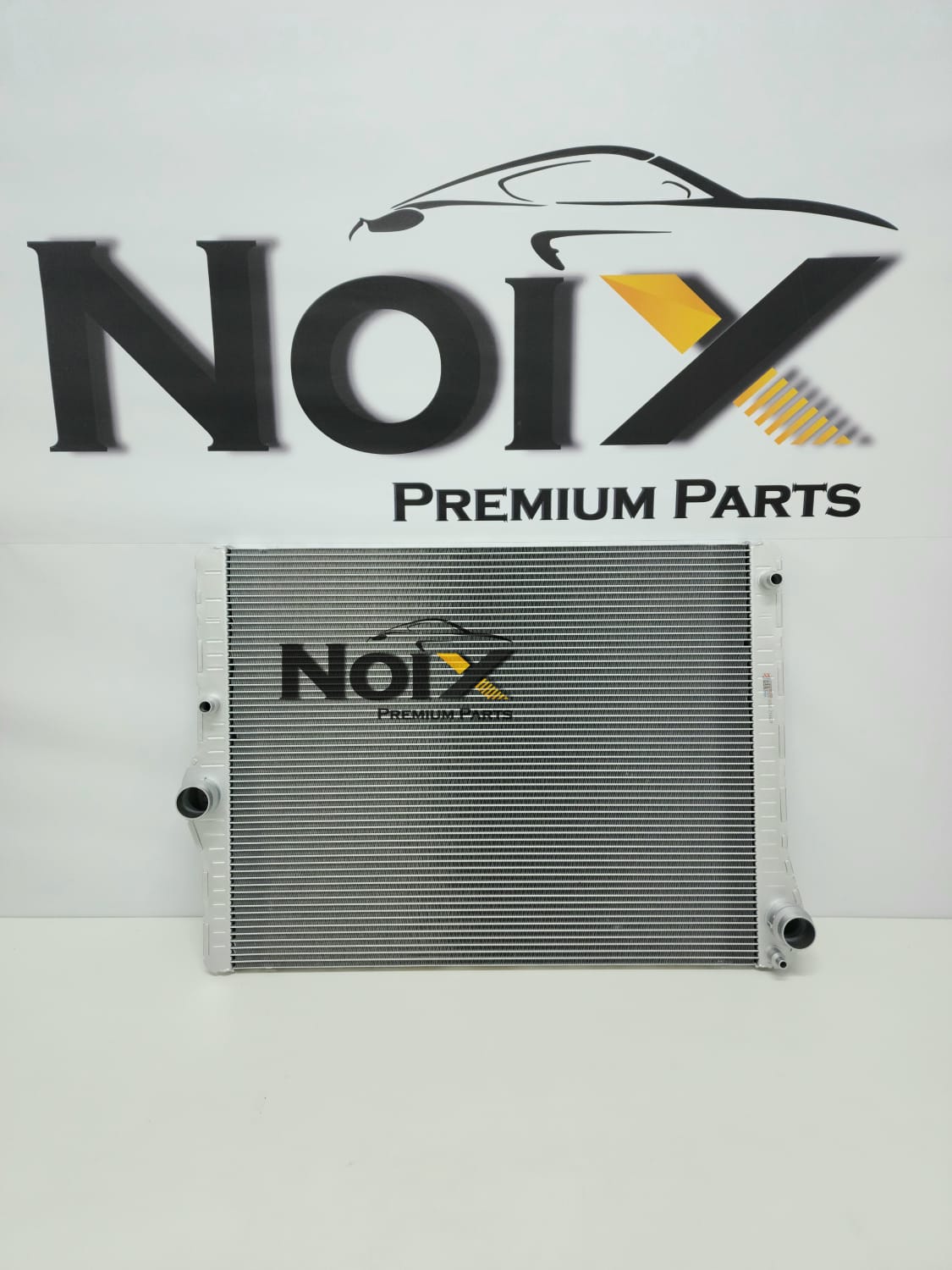 Radiador De Água Bmw 550i 650i F10 F13 17118669004 | Noix Premium Parts